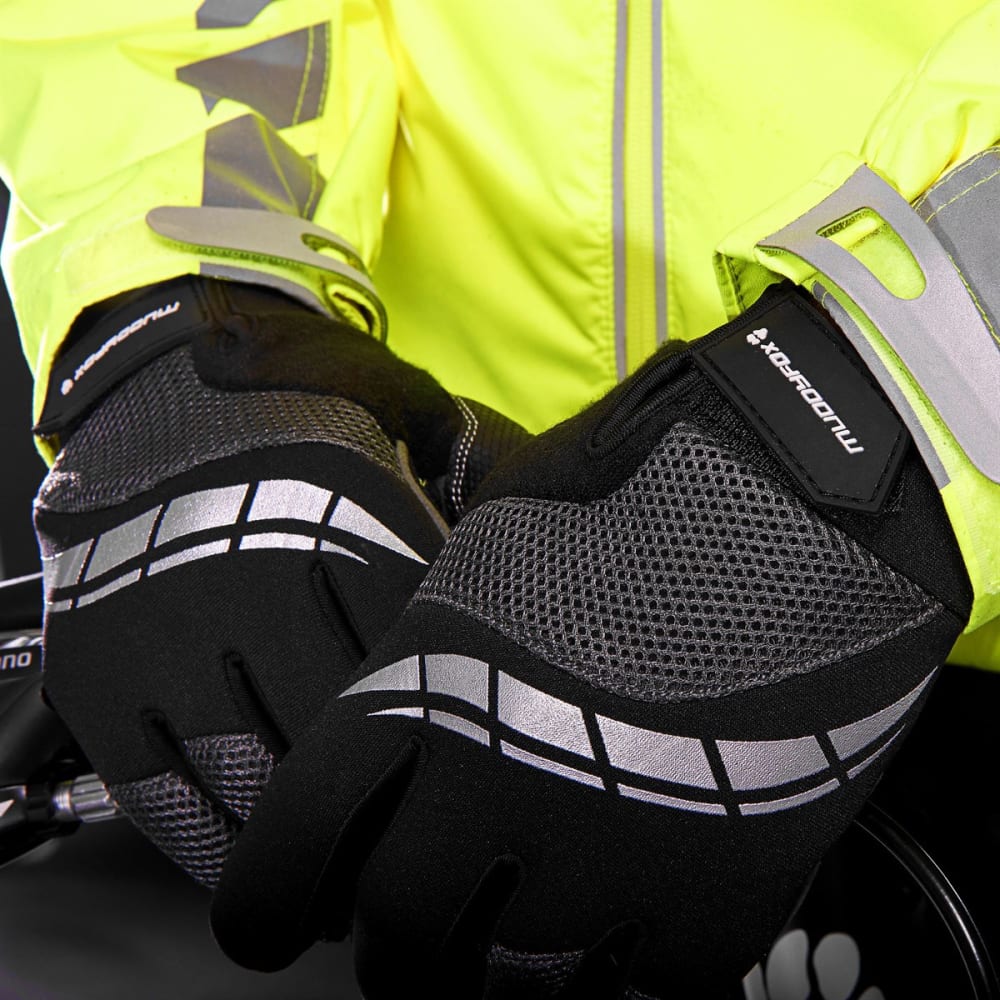 Best Cycling Gloves for All Year-round - Protect Your Hands!